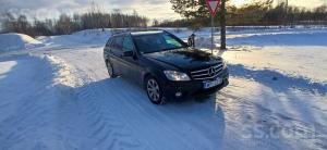Melns Mercedes-Benz C 200 2009 Kuldīga, ar dzinēja tilpumu 2.10 L un nobraukumu 285 tūkst. km par 3700 €, foto  vietnē AUTOMOTO.COM.LV
