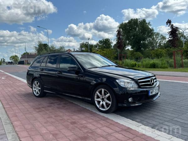 Black Mercedes-Benz C 200 2009 in Kuldiga, with an engine capacity of 2.10 L and mileage of 285 thousand km for 3700 €, photo 7 on AUTOMOTO.COM.LV