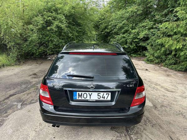 Black Mercedes-Benz C 200 2009 in Vilnius, with an engine capacity of 2.15 L and mileage of 283 thousand km for 3800 €, photo 4 on AUTOMOTO.COM.LV