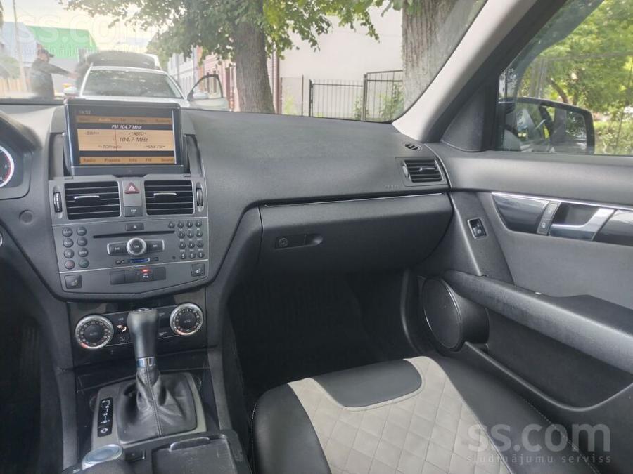 Melns Mercedes-Benz C 200 2009 Rīga, ar dzinēja tilpumu 2.20 L un nobraukumu 0 tūkst. km par 3900 €, foto 11 vietnē AUTOMOTO.COM.LV