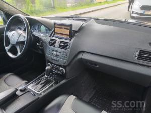 Melns Mercedes-Benz C 200 2009 Rīga, ar dzinēja tilpumu 2.20 L un nobraukumu 0 tūkst. km par 3900 €, foto 12 vietnē AUTOMOTO.COM.LV