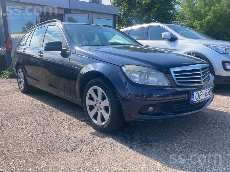 Black Mercedes-Benz C 200 2009 in Riga, with an engine capacity of 2.10 L and mileage of 0 thousand km for 3600 €, photo 4 on AUTOMOTO.COM.LV