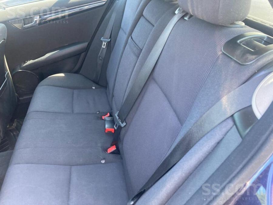 Black Mercedes-Benz C 200 2009 in Riga, with an engine capacity of 2.10 L and mileage of 0 thousand km for 3600 €, photo 17 on AUTOMOTO.COM.LV