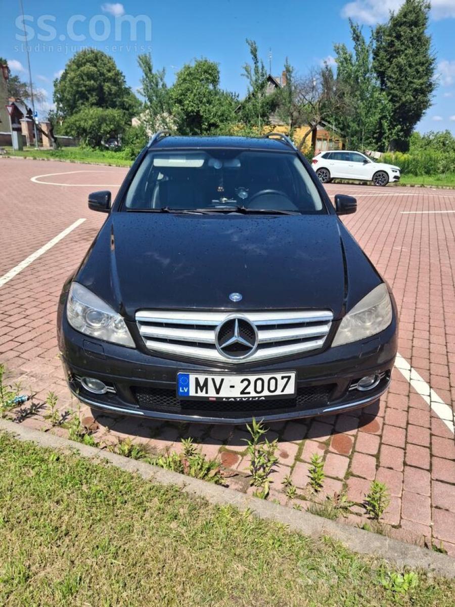 Black Mercedes-Benz C 200 2009 in Preili, with an engine capacity of 2.10 L and mileage of 351 thousand km for 4150 €, photo 6 on AUTOMOTO.COM.LV