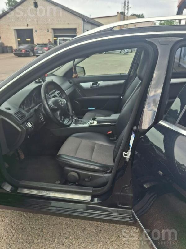 Melns Mercedes-Benz C 200 2009 Preiļi, ar dzinēja tilpumu 2.10 L un nobraukumu 351 tūkst. km par 4150 €, foto 6 vietnē AUTOMOTO.COM.LV