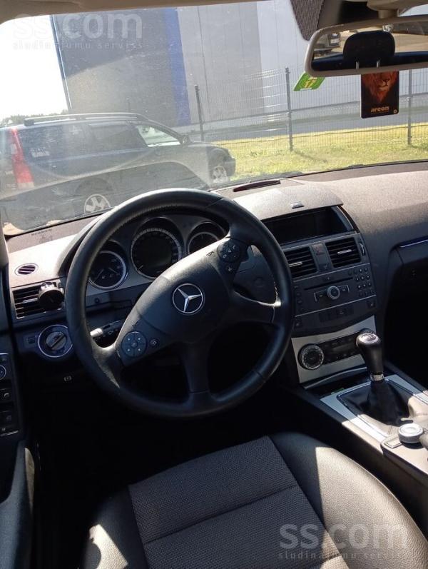 Melns Mercedes-Benz C 200 2009 Rīga, ar dzinēja tilpumu 2.00 L un nobraukumu 443 tūkst. km par 3850 €, foto 7 vietnē AUTOMOTO.COM.LV