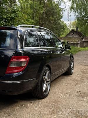 Melns Mercedes-Benz C 200 2009 Rīga, ar dzinēja tilpumu 2.20 L un nobraukumu 286 tūkst. km par 5000 €, foto 9 vietnē AUTOMOTO.COM.LV