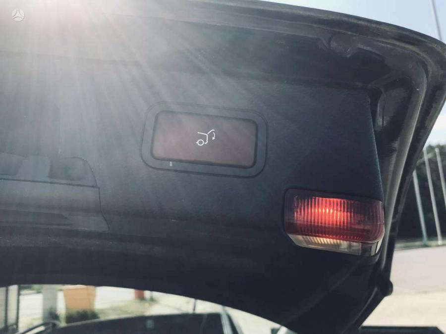 Melns Mercedes-Benz C 200 2009 Viļņa, ar dzinēja tilpumu 2.15 L un nobraukumu 305 tūkst. km par 3500 €, foto 7 vietnē AUTOMOTO.COM.LV