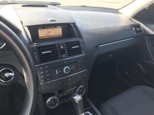 Melns Mercedes-Benz C 200 2009 Viļņa, ar dzinēja tilpumu 2.15 L un nobraukumu 305 tūkst. km par 3500 €, foto 9 vietnē AUTOMOTO.COM.LV