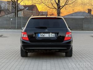 Черный Мерседес Ц 200 2009 в Елгава, объемом двигателя 2.20 л и пробегом 295 тыс. км за 3290 €, фото 7 на AUTOMOTO.COM.LV