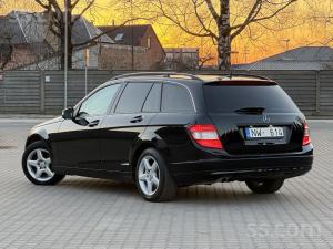 Черный Мерседес Ц 200 2009 в Елгава, объемом двигателя 2.20 л и пробегом 295 тыс. км за 3290 €, фото 8 на AUTOMOTO.COM.LV