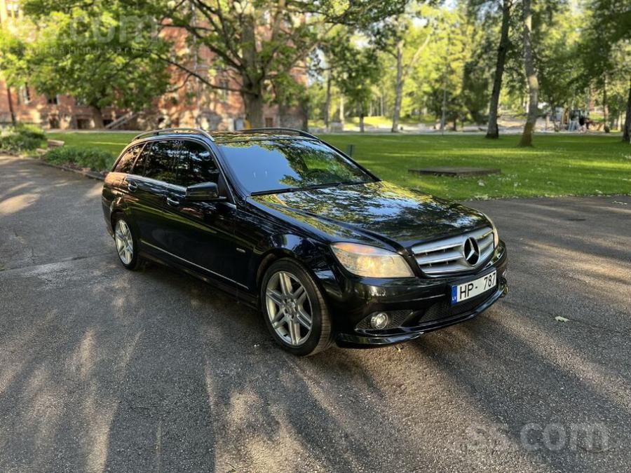 Black Mercedes-Benz C 200 2010 in Cesis, with an engine capacity of 2.20 L and mileage of 312 thousand km for 5490 €, photo 7 on AUTOMOTO.COM.LV