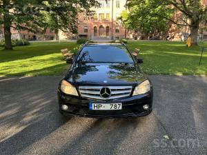 Black Mercedes-Benz C 200 2010 in Cesis, with an engine capacity of 2.20 L and mileage of 312 thousand km for 5490 €, photo 8 on AUTOMOTO.COM.LV