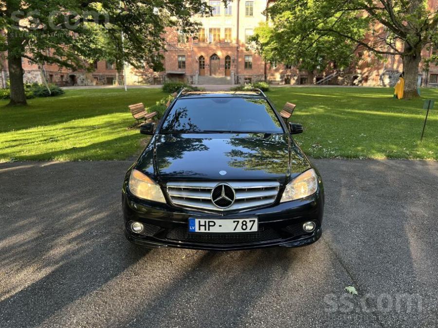 Black Mercedes-Benz C 200 2010 in Cesis, with an engine capacity of 2.20 L and mileage of 312 thousand km for 5490 €, photo 8 on AUTOMOTO.COM.LV