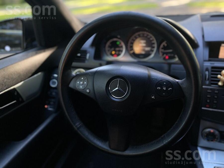 Black Mercedes-Benz C 200 2010 in Cesis, with an engine capacity of 2.20 L and mileage of 312 thousand km for 5490 €, photo 16 on AUTOMOTO.COM.LV