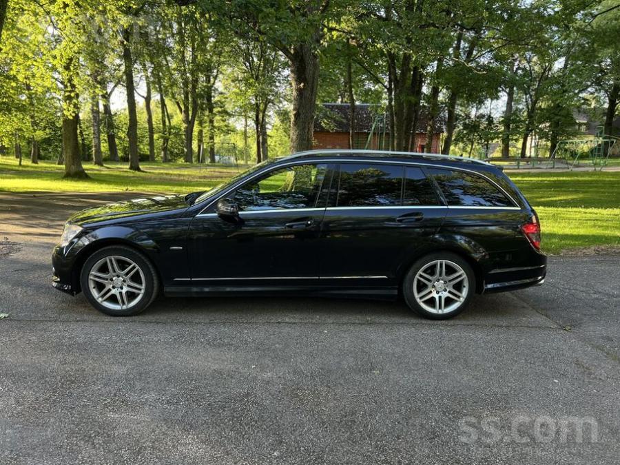 Black Mercedes-Benz C 200 2010 in Cesis, with an engine capacity of 2.20 L and mileage of 312 thousand km for 5490 €, photo 25 on AUTOMOTO.COM.LV