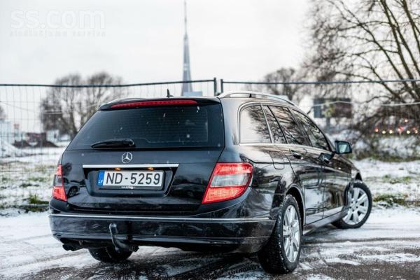 Melns Mercedes-Benz C 200 2010 Rīga, ar dzinēja tilpumu 2.20 L un nobraukumu 403 tūkst. km par 5490 €, foto 7 vietnē AUTOMOTO.COM.LV