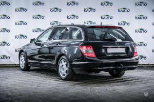 Black Mercedes-Benz C 200 2010 in Kaunas, with an engine capacity of 2.10 L and mileage of 330 thousand km for 5990 €, photo 4 on AUTOMOTO.COM.LV