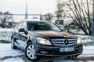 Black Mercedes-Benz C 200 2010 in Riga, with an engine capacity of 2.20 L and mileage of 403 thousand km for 4490 €, photo 2 on AUTOMOTO.COM.LV