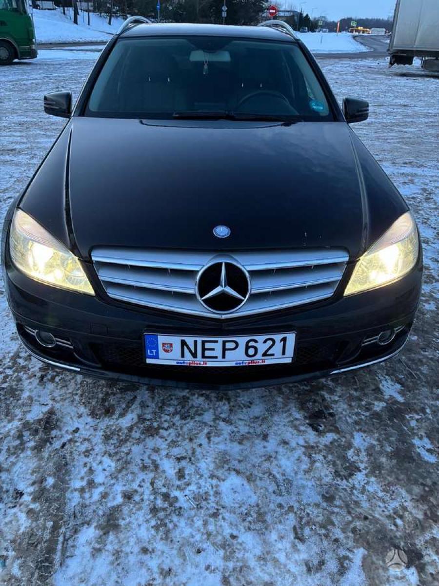 Melns Mercedes-Benz C 200 2010 Kauņa, ar dzinēja tilpumu 2.15 L un nobraukumu 294 tūkst. km par 4700 €, foto 3 vietnē AUTOMOTO.COM.LV
