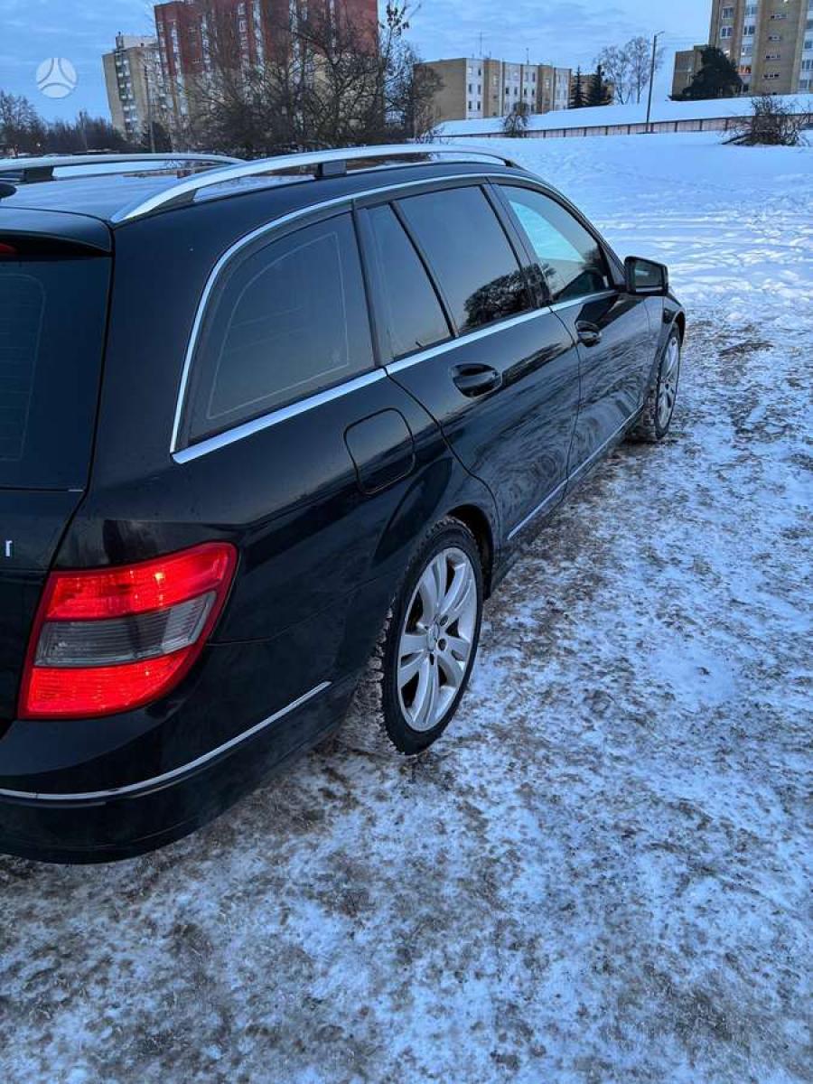 Melns Mercedes-Benz C 200 2010 Kauņa, ar dzinēja tilpumu 2.15 L un nobraukumu 294 tūkst. km par 4700 €, foto 6 vietnē AUTOMOTO.COM.LV