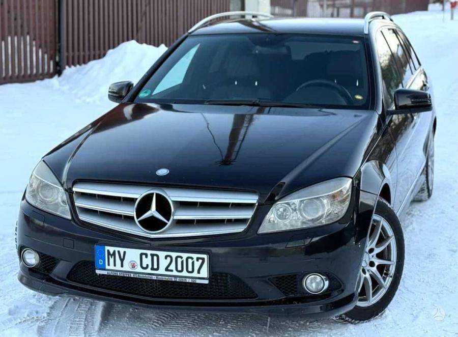 Black Mercedes-Benz C 200 2010 in Kaunas, with an engine capacity of 2.15 L and mileage of 320 thousand km for 4650 €, photo 2 on AUTOMOTO.COM.LV