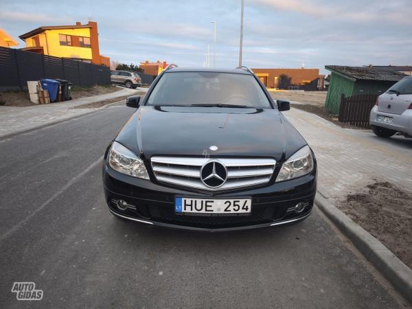 Black Mercedes-Benz C 200 2010 in Klaipeda, with an engine capacity of 2.10 L and mileage of 275 thousand km for 5950 €, photo 2 on AUTOMOTO.COM.LV