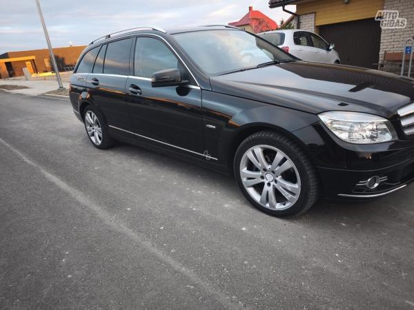 Black Mercedes-Benz C 200 2010 in Klaipeda, with an engine capacity of 2.10 L and mileage of 275 thousand km for 5950 €, photo 3 on AUTOMOTO.COM.LV