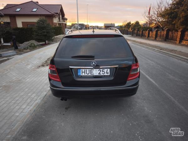 Black Mercedes-Benz C 200 2010 in Klaipeda, with an engine capacity of 2.10 L and mileage of 275 thousand km for 5950 €, photo 4 on AUTOMOTO.COM.LV
