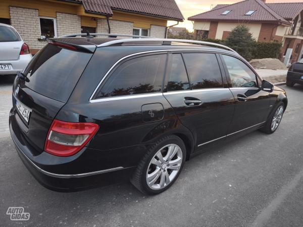 Black Mercedes-Benz C 200 2010 in Klaipeda, with an engine capacity of 2.10 L and mileage of 275 thousand km for 5950 €, photo 5 on AUTOMOTO.COM.LV