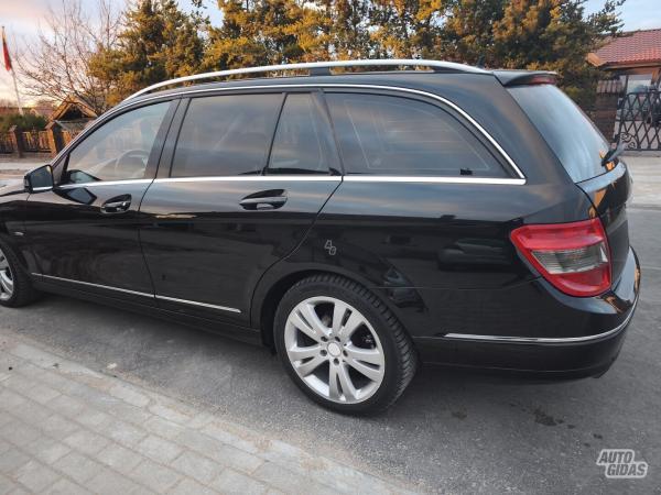Black Mercedes-Benz C 200 2010 in Klaipeda, with an engine capacity of 2.10 L and mileage of 275 thousand km for 5950 €, photo 6 on AUTOMOTO.COM.LV
