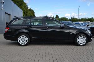 Black Mercedes-Benz C 200 2010 in Vilnius, with an engine capacity of 2.14 L and mileage of 300 thousand km for 5500 €, photo 11 on AUTOMOTO.COM.LV