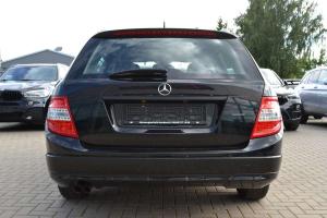 Black Mercedes-Benz C 200 2010 in Vilnius, with an engine capacity of 2.14 L and mileage of 300 thousand km for 5500 €, photo 13 on AUTOMOTO.COM.LV