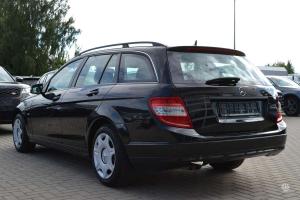 Black Mercedes-Benz C 200 2010 in Vilnius, with an engine capacity of 2.14 L and mileage of 300 thousand km for 5500 €, photo 15 on AUTOMOTO.COM.LV