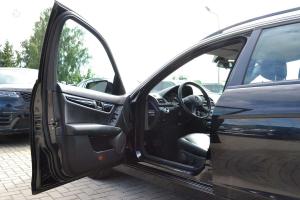 Black Mercedes-Benz C 200 2010 in Vilnius, with an engine capacity of 2.14 L and mileage of 300 thousand km for 5500 €, photo 23 on AUTOMOTO.COM.LV