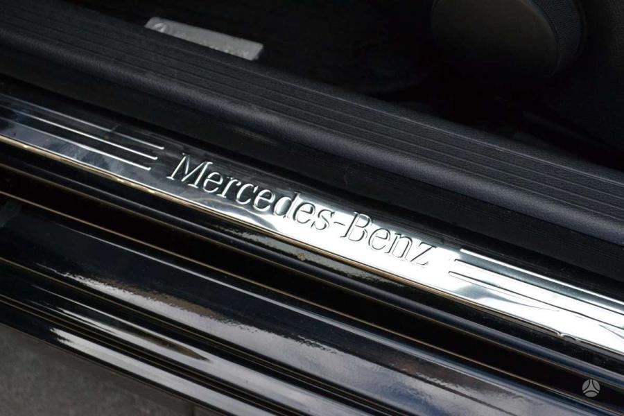 Black Mercedes-Benz C 200 2010 in Vilnius, with an engine capacity of 2.14 L and mileage of 300 thousand km for 5500 €, photo 26 on AUTOMOTO.COM.LV