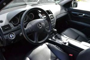 Black Mercedes-Benz C 200 2010 in Vilnius, with an engine capacity of 2.14 L and mileage of 300 thousand km for 5500 €, photo 27 on AUTOMOTO.COM.LV