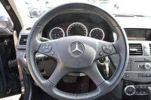 Black Mercedes-Benz C 200 2010 in Vilnius, with an engine capacity of 2.14 L and mileage of 300 thousand km for 5500 €, photo 32 on AUTOMOTO.COM.LV