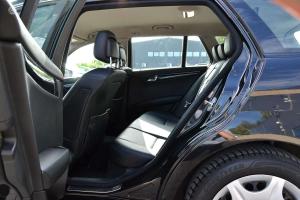 Black Mercedes-Benz C 200 2010 in Vilnius, with an engine capacity of 2.14 L and mileage of 300 thousand km for 5500 €, photo 40 on AUTOMOTO.COM.LV
