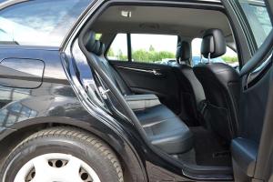 Black Mercedes-Benz C 200 2010 in Vilnius, with an engine capacity of 2.14 L and mileage of 300 thousand km for 5500 €, photo 43 on AUTOMOTO.COM.LV
