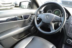 Black Mercedes-Benz C 200 2010 in Vilnius, with an engine capacity of 2.14 L and mileage of 300 thousand km for 5500 €, photo 47 on AUTOMOTO.COM.LV