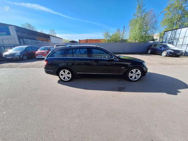 Melns Mercedes-Benz C 200 2010 Panevēža, ar dzinēja tilpumu 2.14 L un nobraukumu 350 tūkst. km par 3050 €, foto 2 vietnē AUTOMOTO.COM.LV