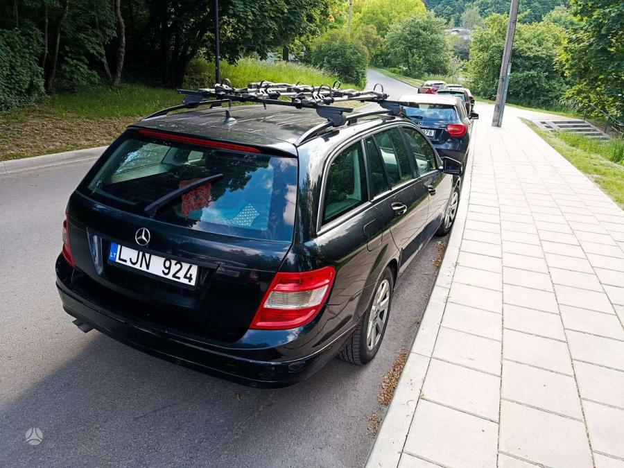 Melns Mercedes-Benz C 200 2010 Viļņa, ar dzinēja tilpumu 2.15 L un nobraukumu 457 tūkst. km par 3500 €, foto 5 vietnē AUTOMOTO.COM.LV
