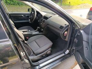 Melns Mercedes-Benz C 200 2010 Viļņa, ar dzinēja tilpumu 2.15 L un nobraukumu 457 tūkst. km par 3500 €, foto 8 vietnē AUTOMOTO.COM.LV