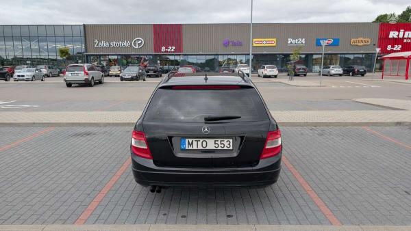 Melns Mercedes-Benz C 200 2010 Kretinga, ar dzinēja tilpumu 2.14 L un nobraukumu 326 tūkst. km par 4700 €, foto 5 vietnē AUTOMOTO.COM.LV