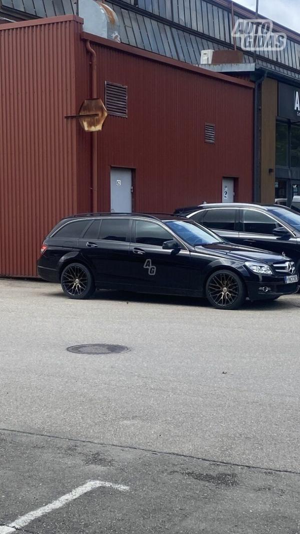 Melns Mercedes-Benz C 200 2010 Klaipėda, ar dzinēja tilpumu 2.10 L un nobraukumu 320 tūkst. km par 4500 €, foto 3 vietnē AUTOMOTO.COM.LV
