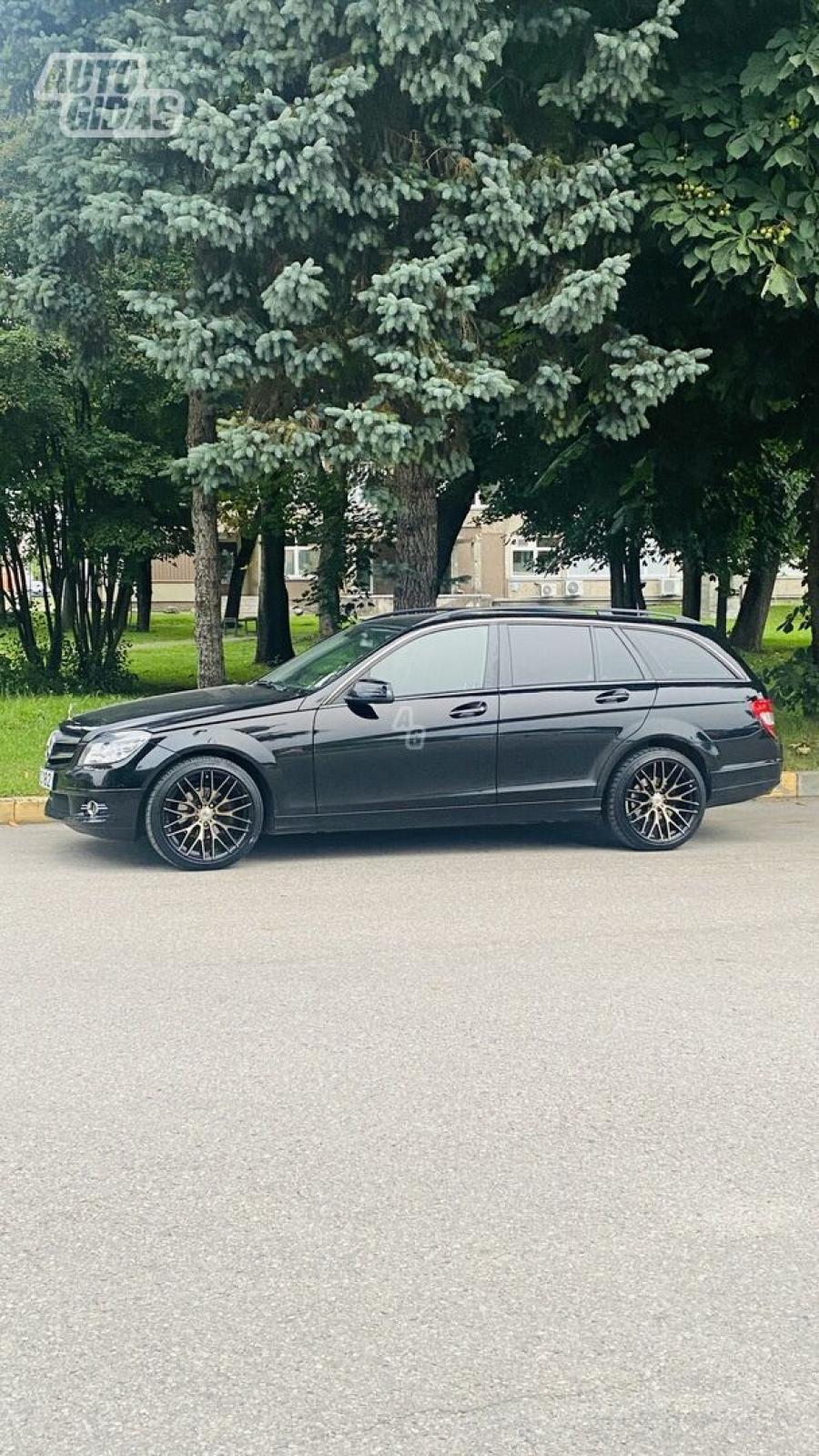 Black Mercedes-Benz C 200 2010 in Klaipeda, with an engine capacity of 2.10 L and mileage of 320 thousand km for 4500 €, photo 6 on AUTOMOTO.COM.LV
