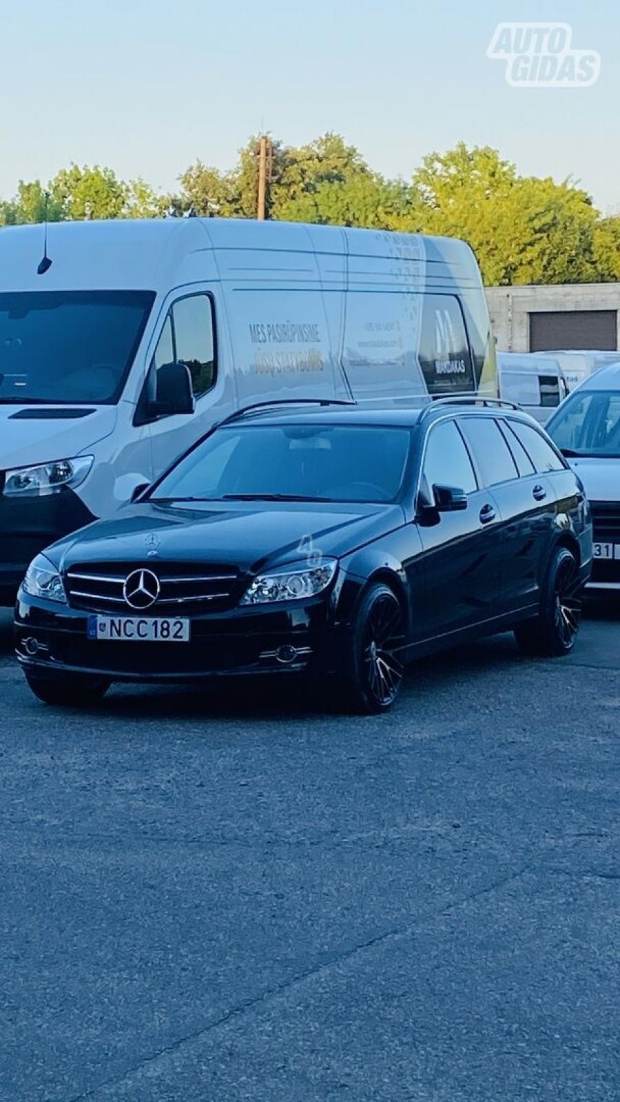 Black Mercedes-Benz C 200 2010 in Klaipeda, with an engine capacity of 2.10 L and mileage of 320 thousand km for 4500 €, photo 8 on AUTOMOTO.COM.LV