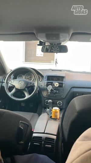 Черный Мерседес Ц 200 2010 в Клайпеда, объемом двигателя 2.10 л и пробегом 320 тыс. км за 4500 €, фото 11 на AUTOMOTO.COM.LV