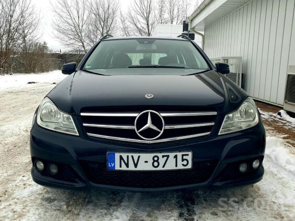 Black Mercedes-Benz C 200 2011 in Riga, with an engine capacity of 2.20 L and mileage of 373 thousand km for 5490 €, photo 3 on AUTOMOTO.COM.LV